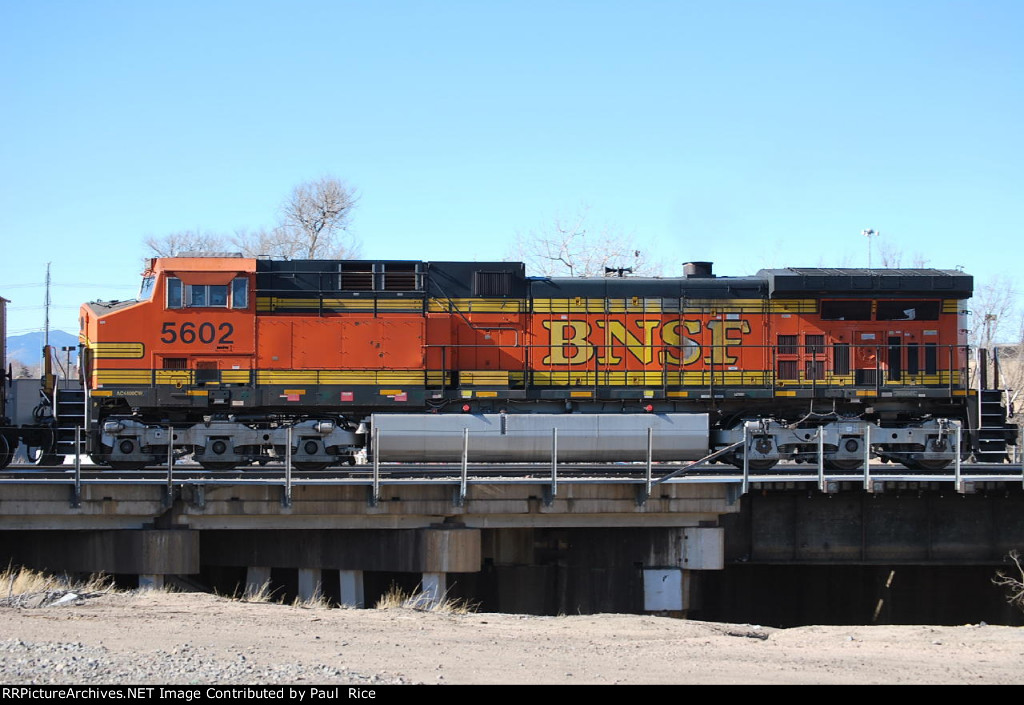 BNSF 5602